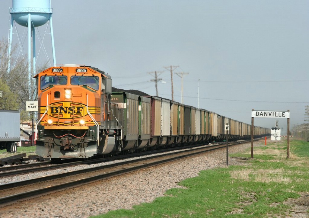BNSF 8885